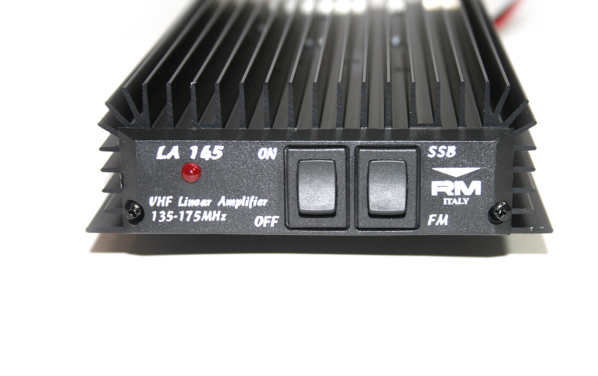 RM LA-145 Amplificador VHF de 135 a 175 Mhz.85 watios.12 voltios.Entra