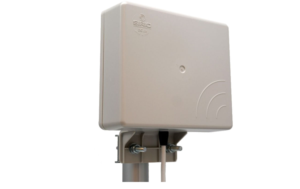 SIRIO SMP 5G LTE Panel antenna 698- 960 Mhz and 1,710-3,800 Mhz