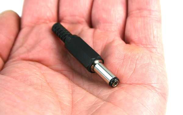 CON1030 Jack power connector 14 mm long. x 5.5mm outer x2.1mm