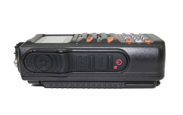YAESU FT-70DE analog and digital Dual Band 5W Handheld Transceiver