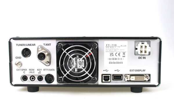 Émetteur HF AESS YAESU FT-710 1,8 - 50 MHz puissance 100 watts