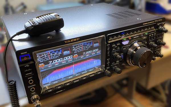 YAESU FTDX101D HF/50 MHz TRANSCEIVER with 100 Watt Output