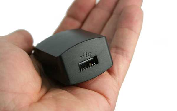 PW5V100 Transformer 220v to 5 volts USB connector