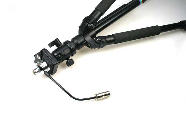 RB-3WI Soporte para tripode Base PL Hembra 3 palomillas Acero Inoxi