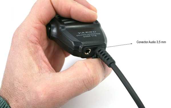 YAESU SSM-17B Speaker-microphone for FT-25 walkies. FT-65, FT-4V, FT4X