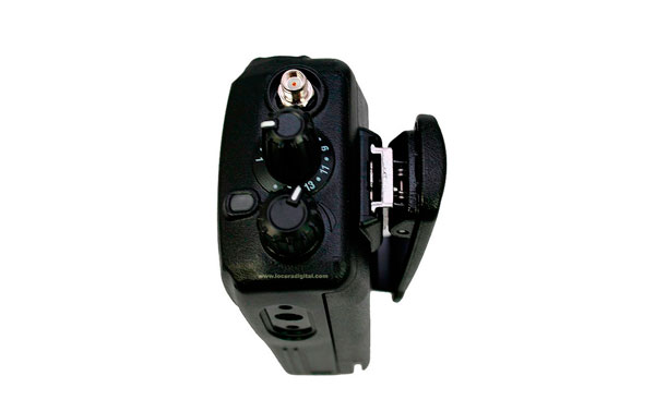 VERTEX STANDARD VX-261 UHF NON-DISPLAY PROFESSIONAL HANDHELD